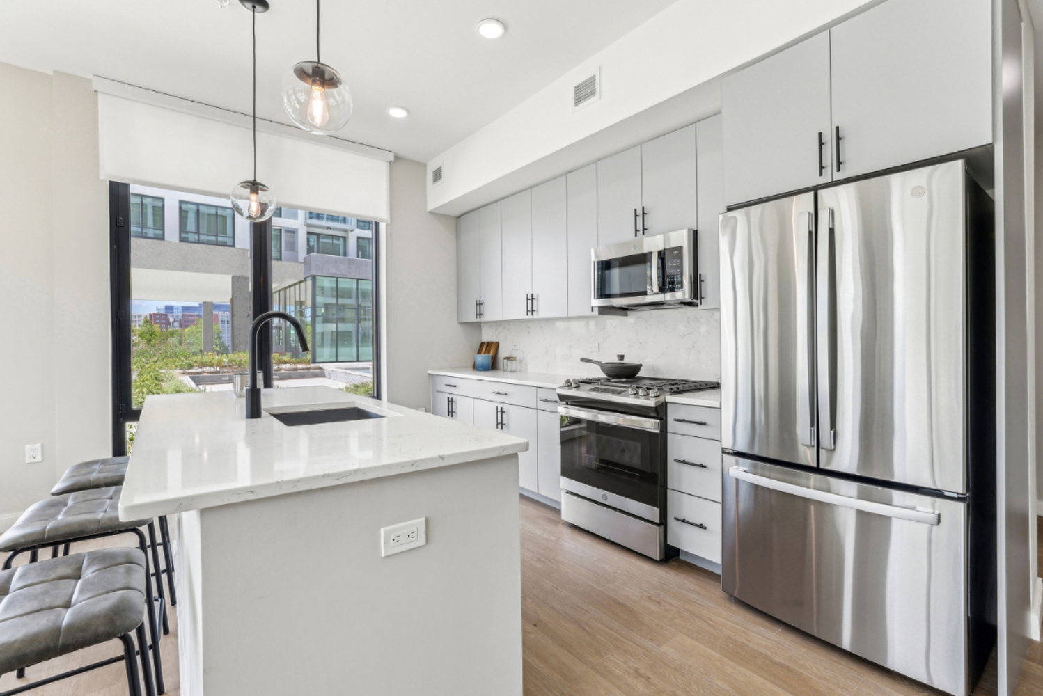 The Declan | Luxury Apartments in NYC Metro | Bozzuto